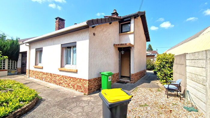 Maison à vendre - Paray-Vieille-Poste - 7 pièces - 5 chambres