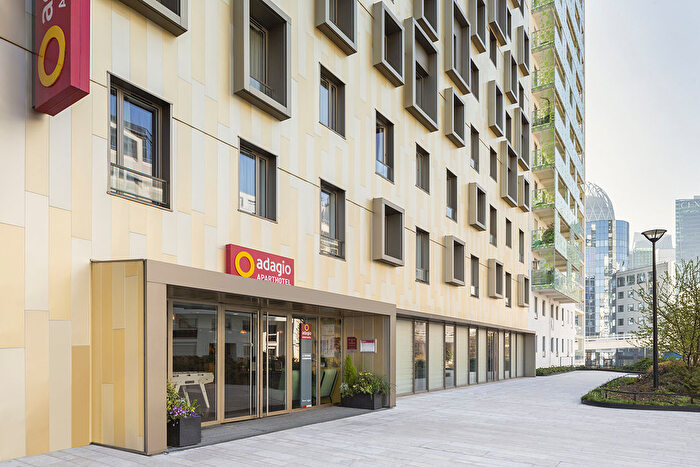 Courbevoie, Hôtel de ville - Appartement 1 pièce à vendre