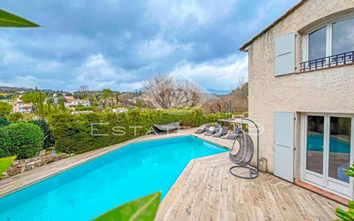 Maison à vendre - Le Rouret - 5 pièces - 3 chambres