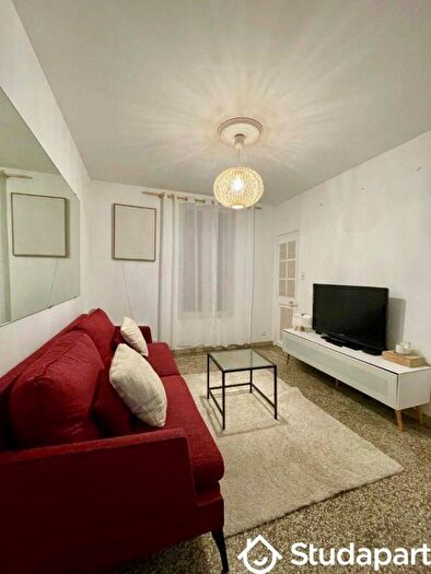 Appartement à louer - Esplanade, Nîmes - 3 pièces - 2 chambres