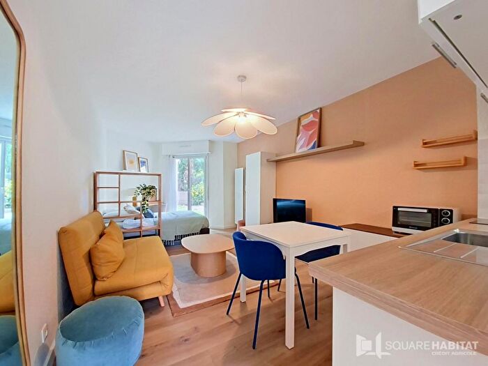 Appartement à louer - Quartiers Ouest, Bourg lEvesque - 1 pièce