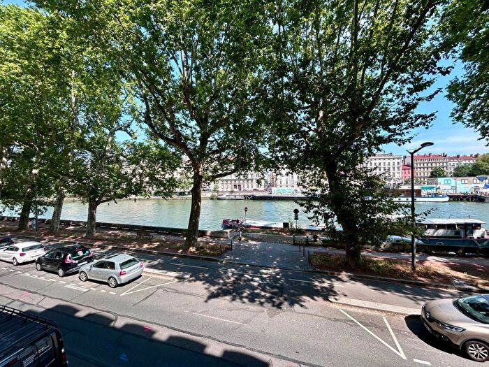 Appartement à louer - Vieux Lyon, Lyon ème arrondissement - 2 pièces - 1 chambre