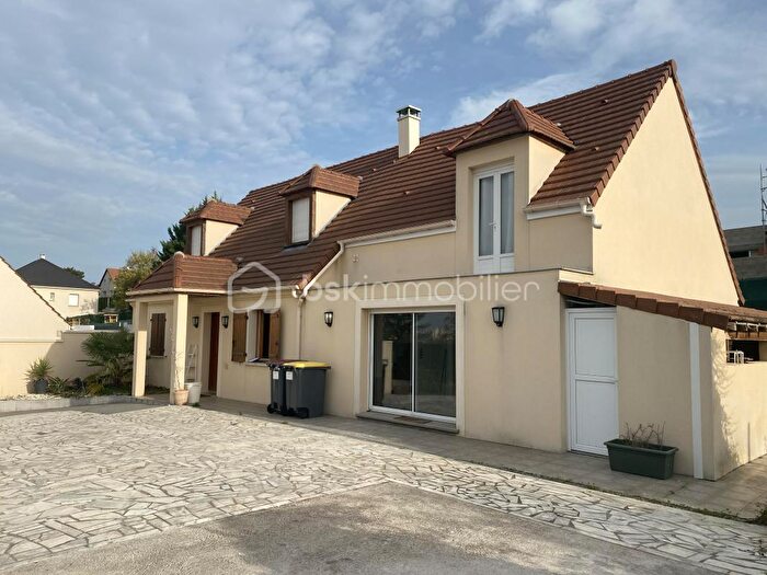Saint-Pierre-du-Perray : Maison 7 pièces à vendre