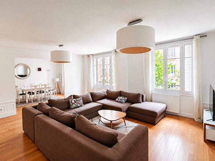 Neuilly-sur-Seine, Parc de Neuilly : Appartement 6 pièces à louer
