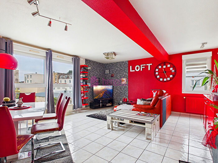 Appartement à vendre - Creutzwald, Centre-ville, Houvergaerten - 3 pièces - 2 chambres