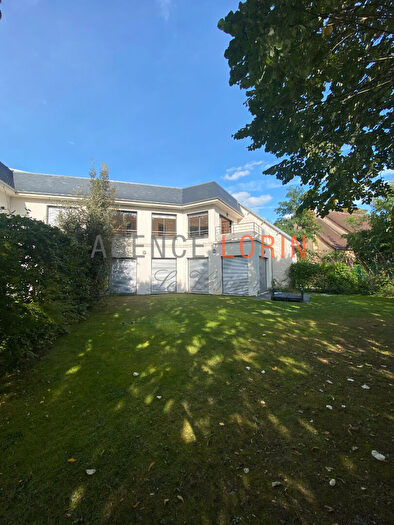 Appartement 4 pièces à louer à Chatou, Sud