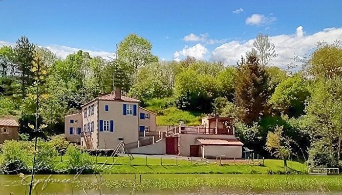 Maison à vendre - Sigournais - 8 pièces - 5 chambres