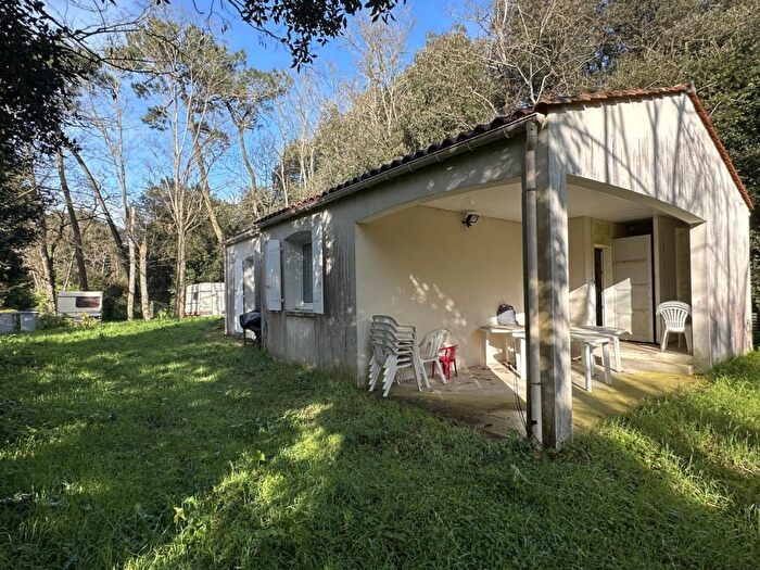 Maisons à vendre et appartements à louer - 1