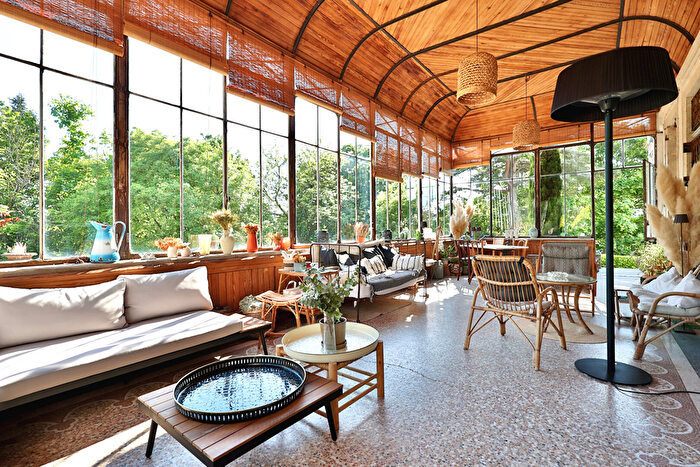 Maison à vendre - Lyon e  - 8 pièces - 5 chambres