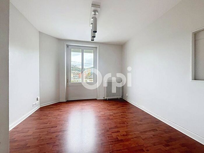 Appartement à louer - Caserne, Brive-la-Gaillarde - 3 pièces - 2 chambres