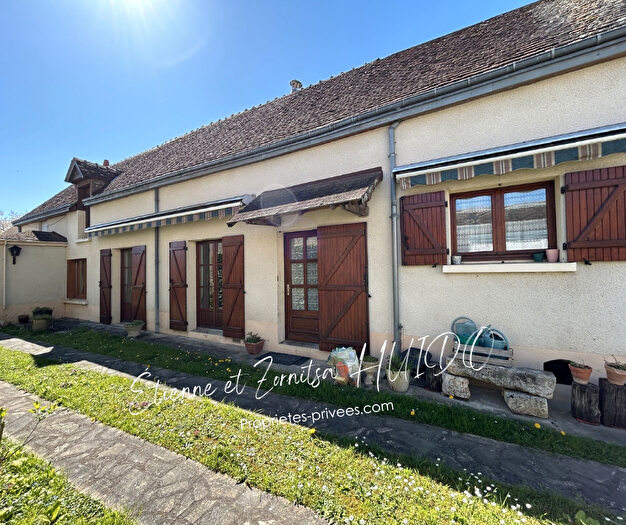 Maison à vendre - Vatan - 8 pièces - 6 chambres