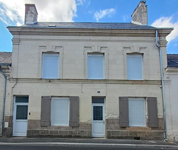 Maison 8 pièces à vendre - Vernoil-le-Fourrier