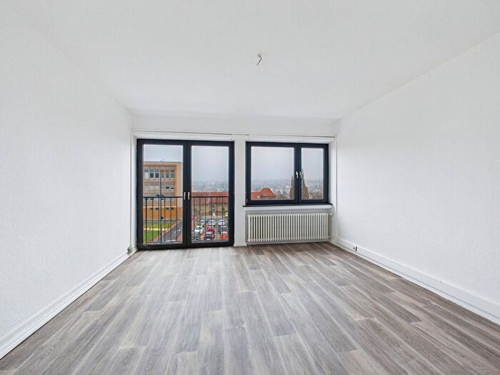 Appartement à louer - Centre-La Petite Forêt, Forbach - 3 pièces - 2 chambres