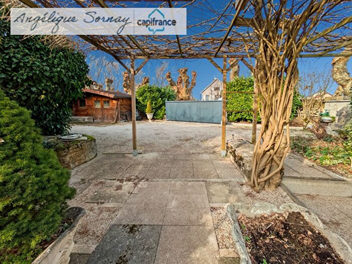 Maison à vendre - Bletterans - 6 pièces - 5 chambres