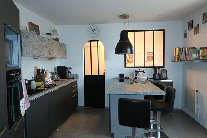 Maison à vendre - Saint-Benoît - 5 pièces - 3 chambres