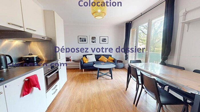 Appartement 7 pièces à louer - Les Genêts-Le Vinatier-Le Lessivas, Bron