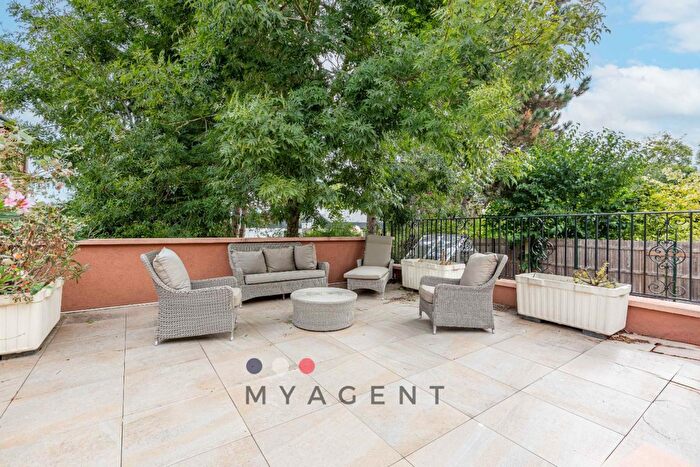 Maison à vendre - Louveciennes - 15 pièces - 7 chambres