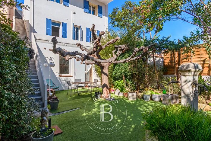 Maison à vendre - Marseille e , Saint-Lambert - 7 pièces - 4 chambres