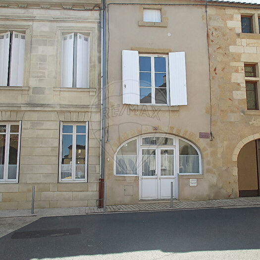 Maison 4 pièces à louer à Saint-Macaire
