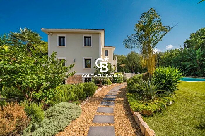Maison à vendre - Antibes, Antibes-les-Pins, Trianon, Le Fournel, Peyregoue - 6 pièces - 4 chambres