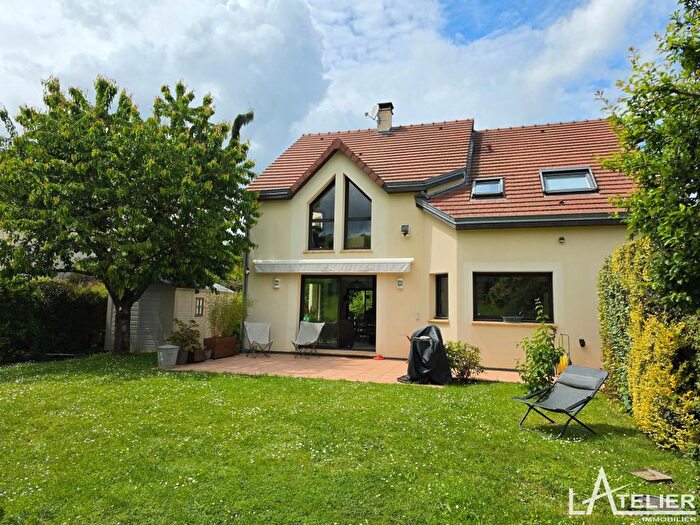 Maison 7 pièces à vendre à Crespières