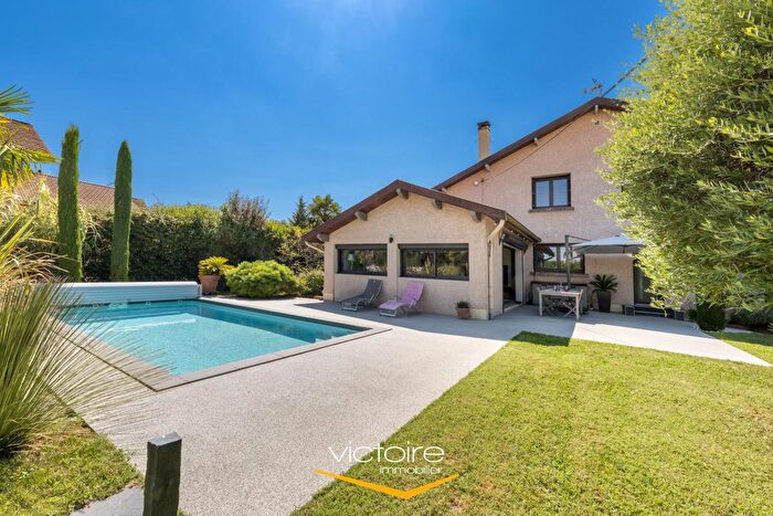 Maison 5 pièces à Genas, à vendre