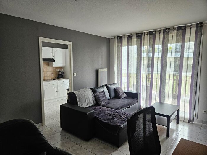 Appartement à louer - Ottmarsheim - 3 pièces - 2 chambres