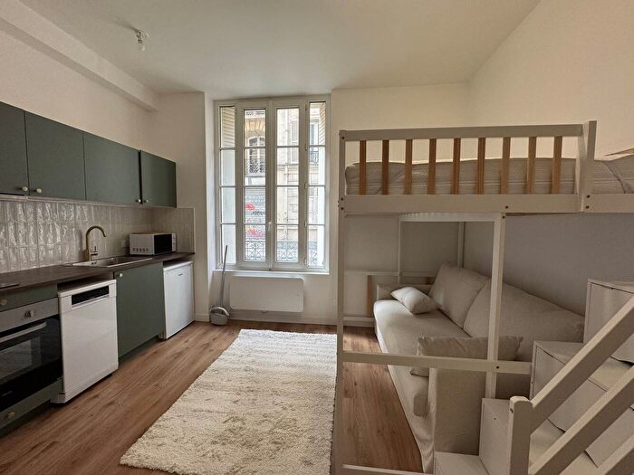 Appartement à louer - Batignolles-Cardinet, Paris ème - 1 pièce