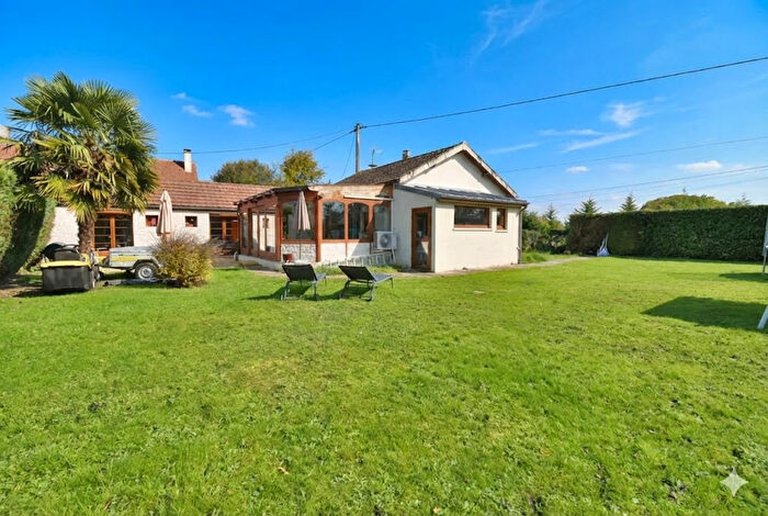 Maison à vendre - La Queue-lez-Yvelines, La Queue-les-Yvelines - 6 pièces - 4 chambres