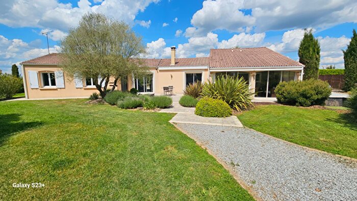 Maison à vendre - Magné - 7 pièces - 3 chambres