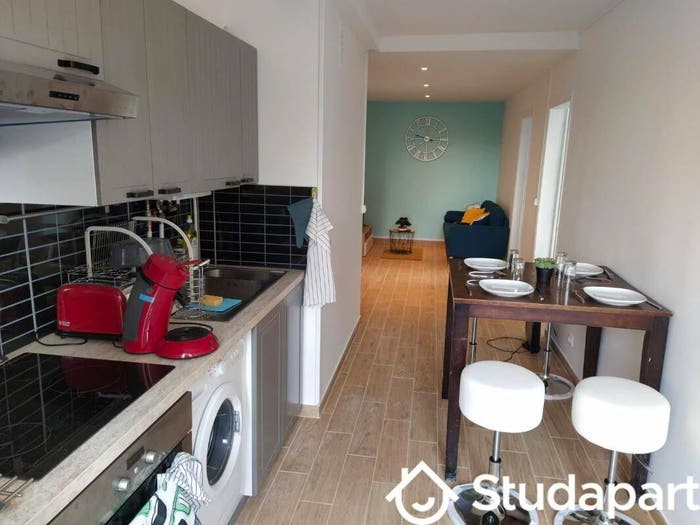Parc Aux Lievres, Évry-Courcouronnes : Appartement 1 pièce à louer