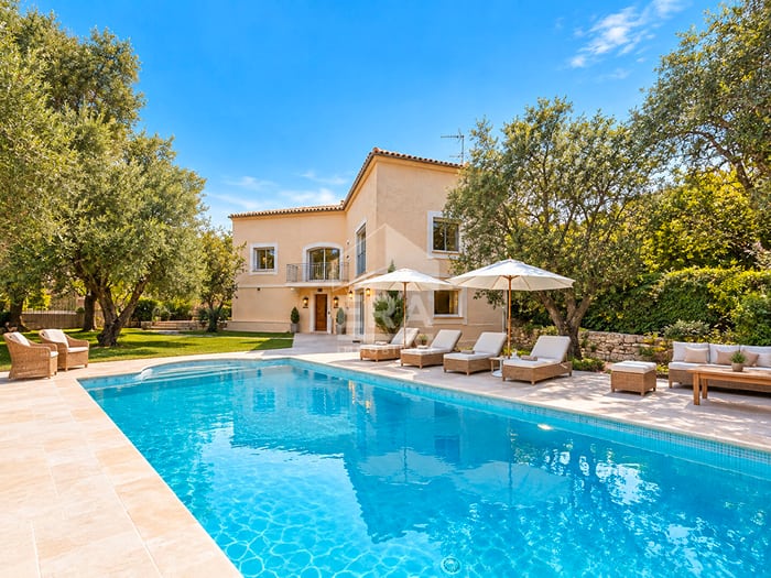 Roquefort-les-Pins - Maison 7 pièces à vendre