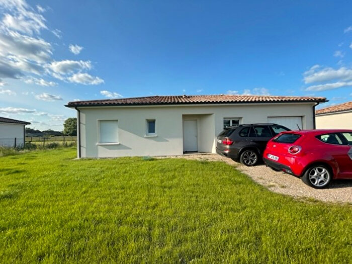 Cours-de-Pile : Maison 4 pièces à louer
