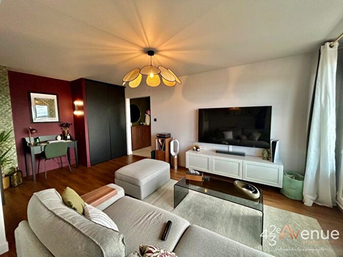 Appartement à vendre - Saint-Étienne, Saint-Roch, Vivaraize, Valbenoite, Centre Deux - 3 pièces - 2 chambres