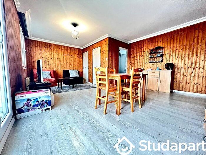 Appartement à louer - Teyssère, Saint-Martin-dHères - 1 pièce - 2 chambres