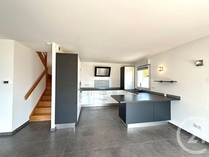 Brison-Saint-Innocent : Appartement 4 pièces à louer