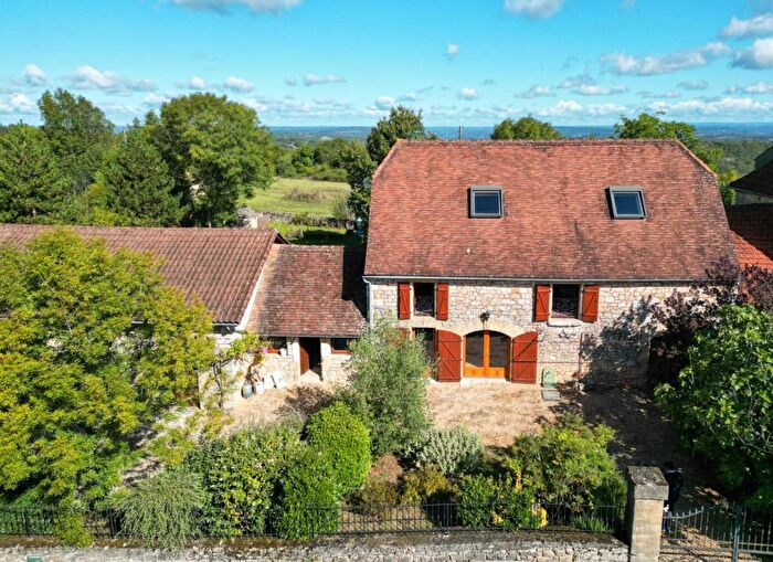 Maison 8 pièces à Gourdon, à vendre