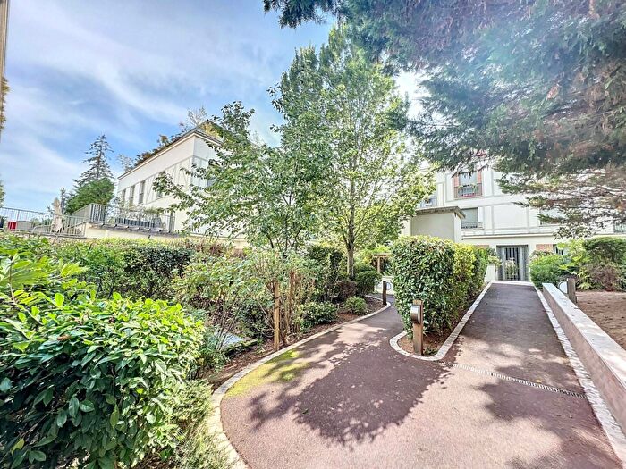 Appartement à louer - Garches - 3 pièces - 2 chambres