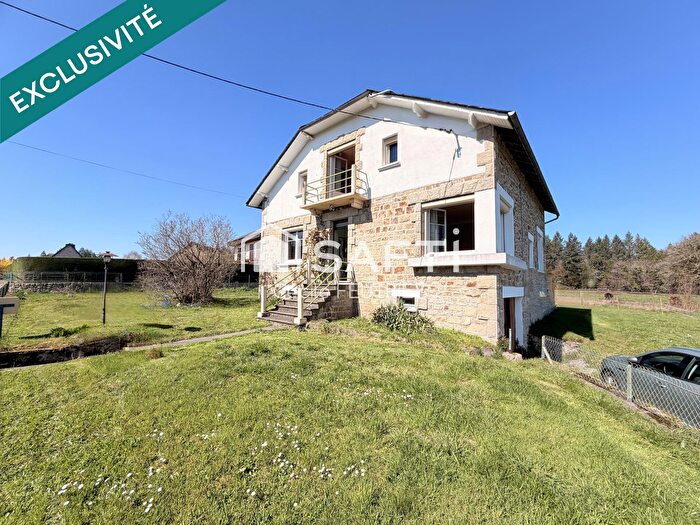 Marcillac-la-Croisille : Maison 8 pièces à vendre