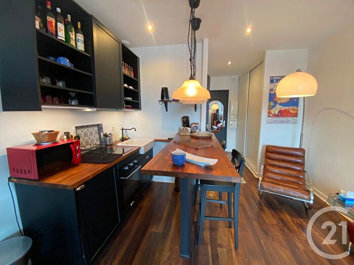 Appartement à louer - Saint-Jean-de-Luz, Centre-ville - 1 pièce