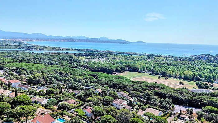 Maison à vendre - Fréjus, Saint-Aygulf - 10 pièces - 7 chambres