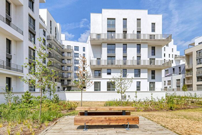 Appartement 4 pièces à Colombes, Stade, à louer