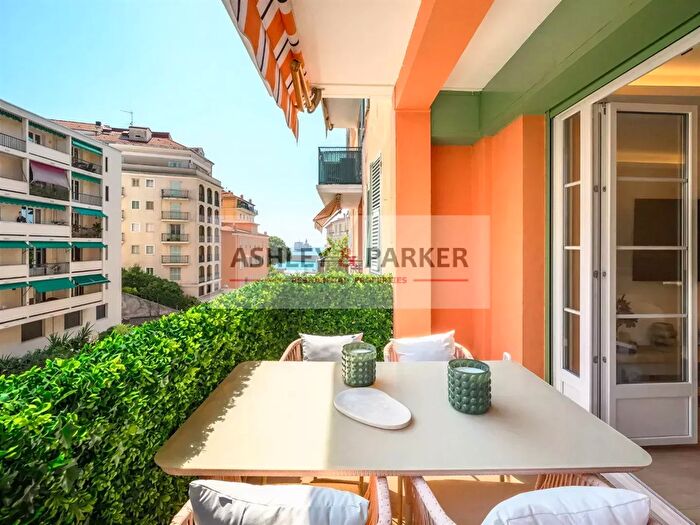 Appartement à vendre - Nice, Le Port - 2 pièces - 1 chambre