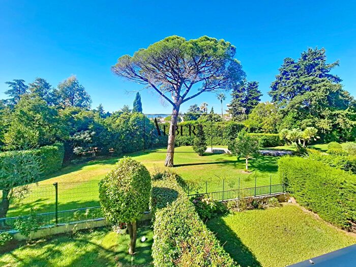 Appartement 4 pièces à vendre - Cannes, Californie Pezou