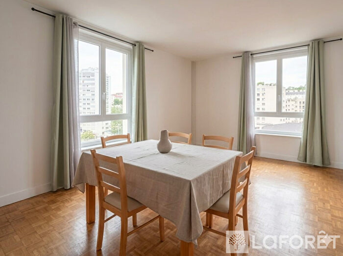 Appartement 4 pièces à Sèvres, Centre-ville, Cristallerie, Manufacture, Danton, à louer