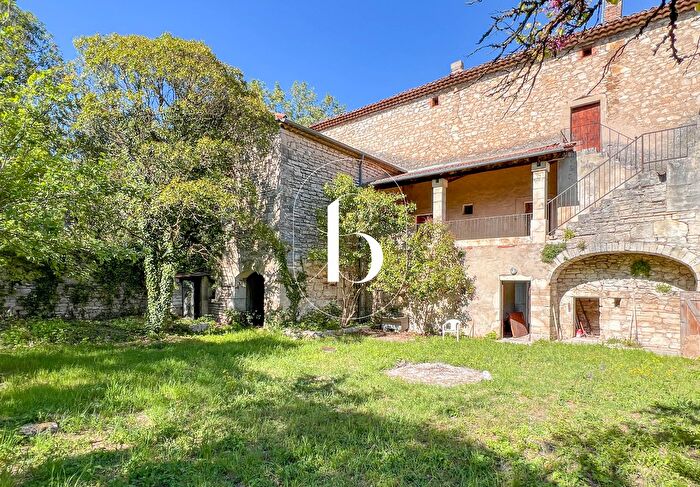 Maison à vendre - Barjac - 16 pièces