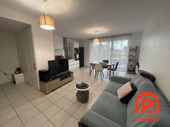 Bron, Le Terraillon : Appartement 3 pièces à louer