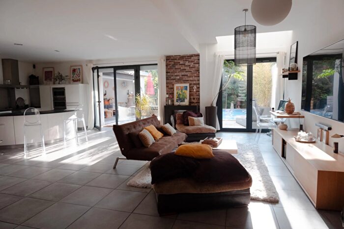 Maison à vendre - Arles, Centre-ville - 5 pièces - 3 chambres