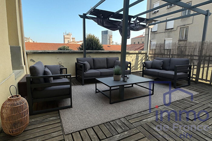 Appartement 2 pièces à Saint-Étienne, Crêt de Roc, à vendre