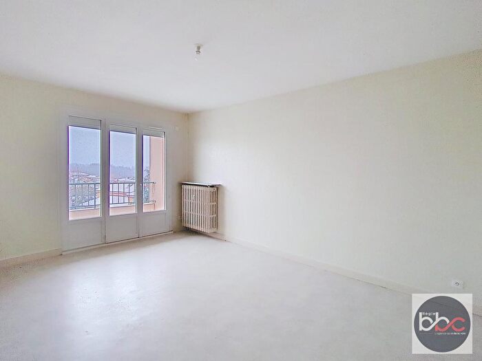 Appartement à louer - La Verpillière - 3 pièces - 2 chambres